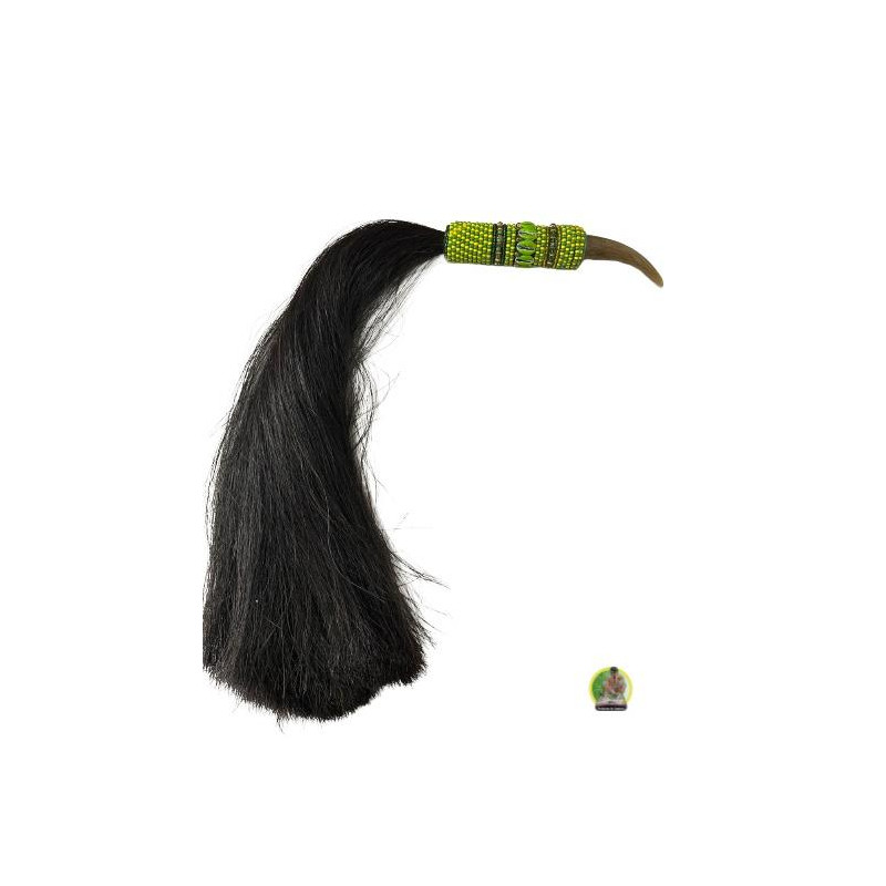 Iruke de Orunmila, forrado con cuentas y pelo de caballo.